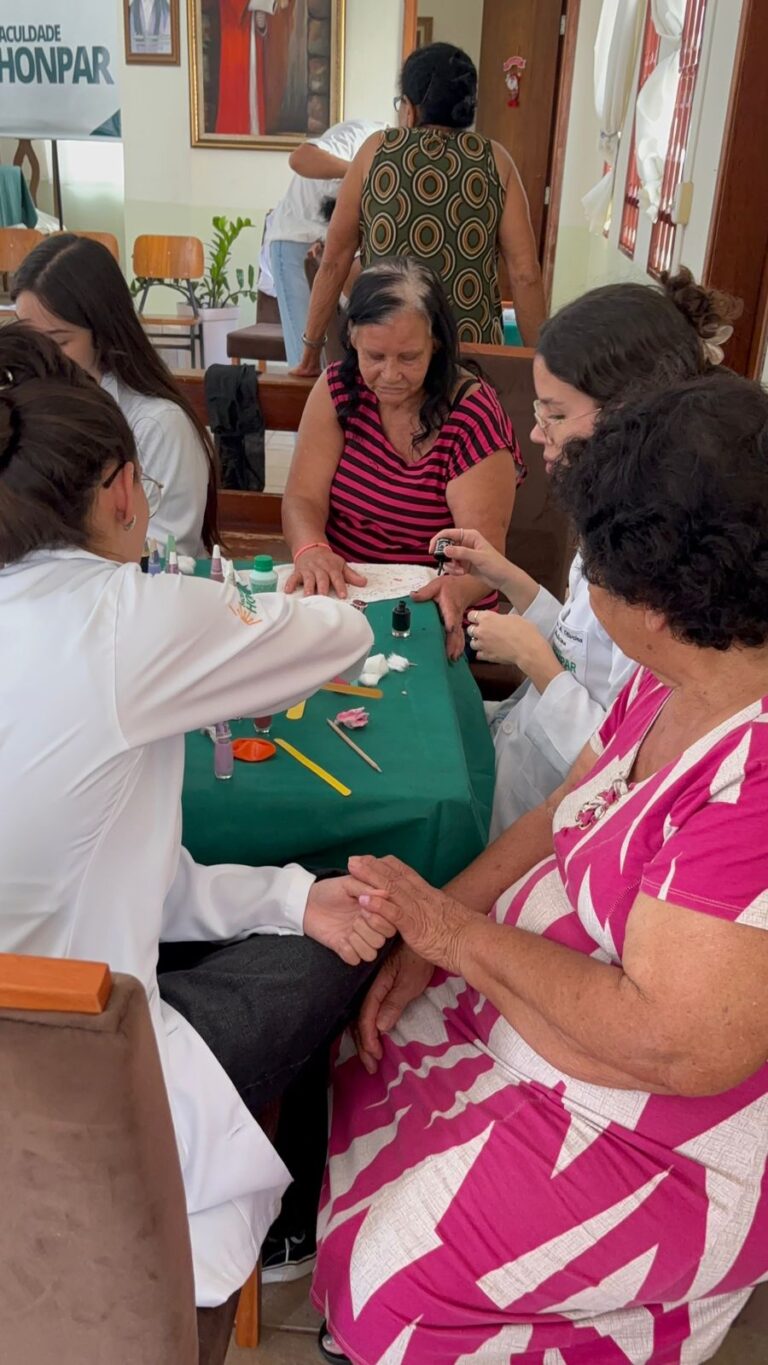 Projeto da Faculdade HONPAR incentiva autoestima e convivência entre idosos em Arapongas ...